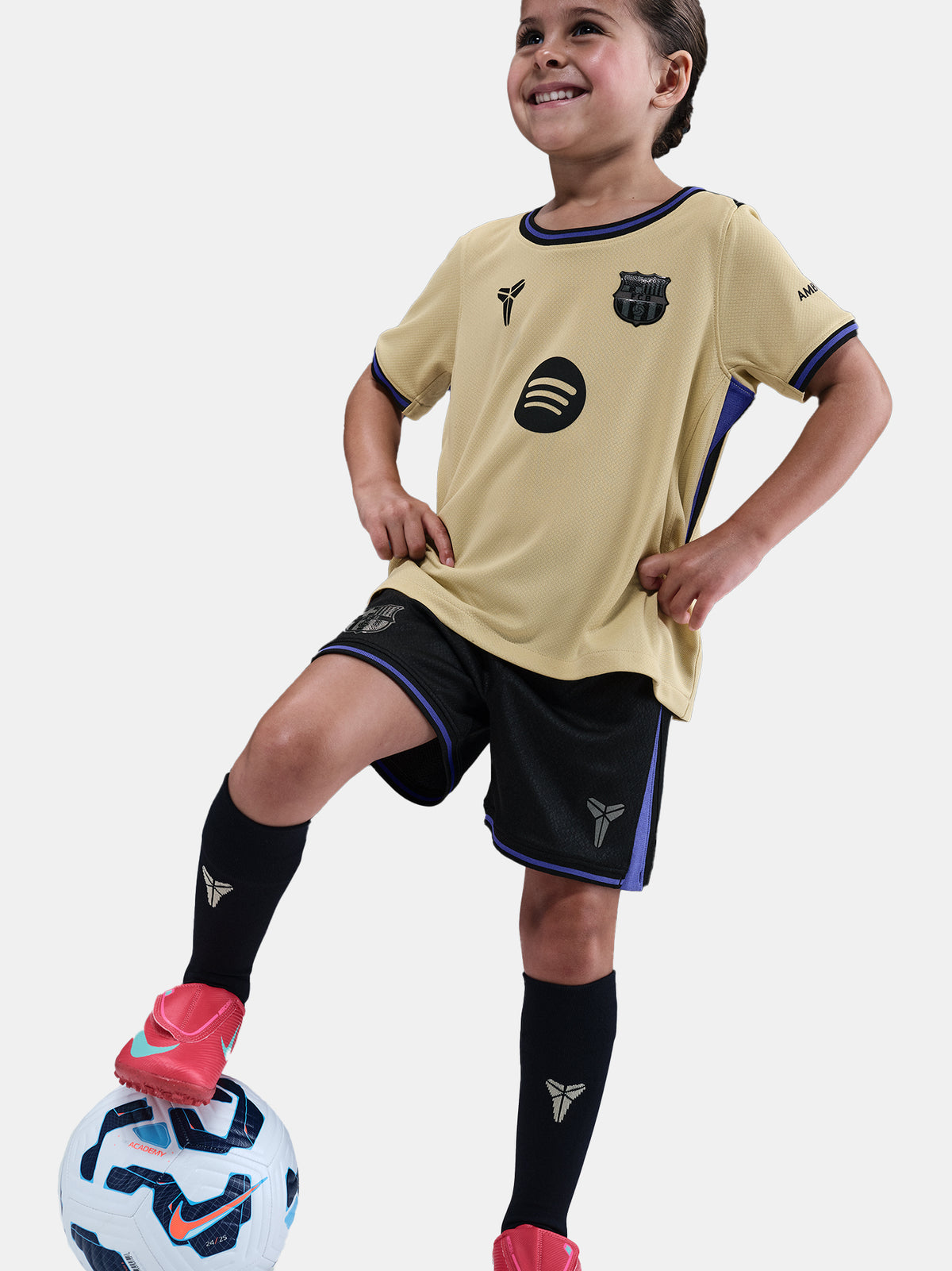 Younger kids away kit 25/26 FC Barcelona x Kobe Bryant – Barça Official ...